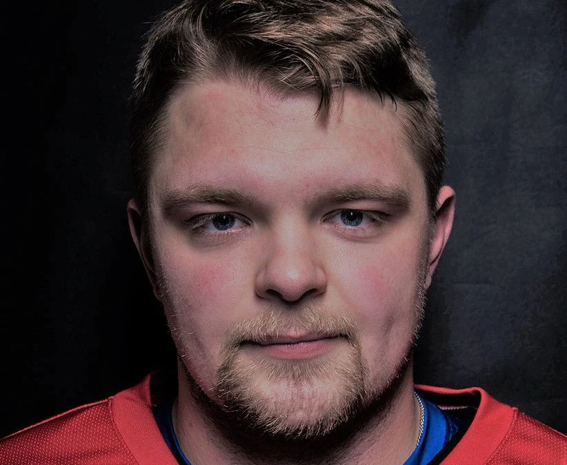 Dennis Arnold bleibt den Hannover Scorpions treu